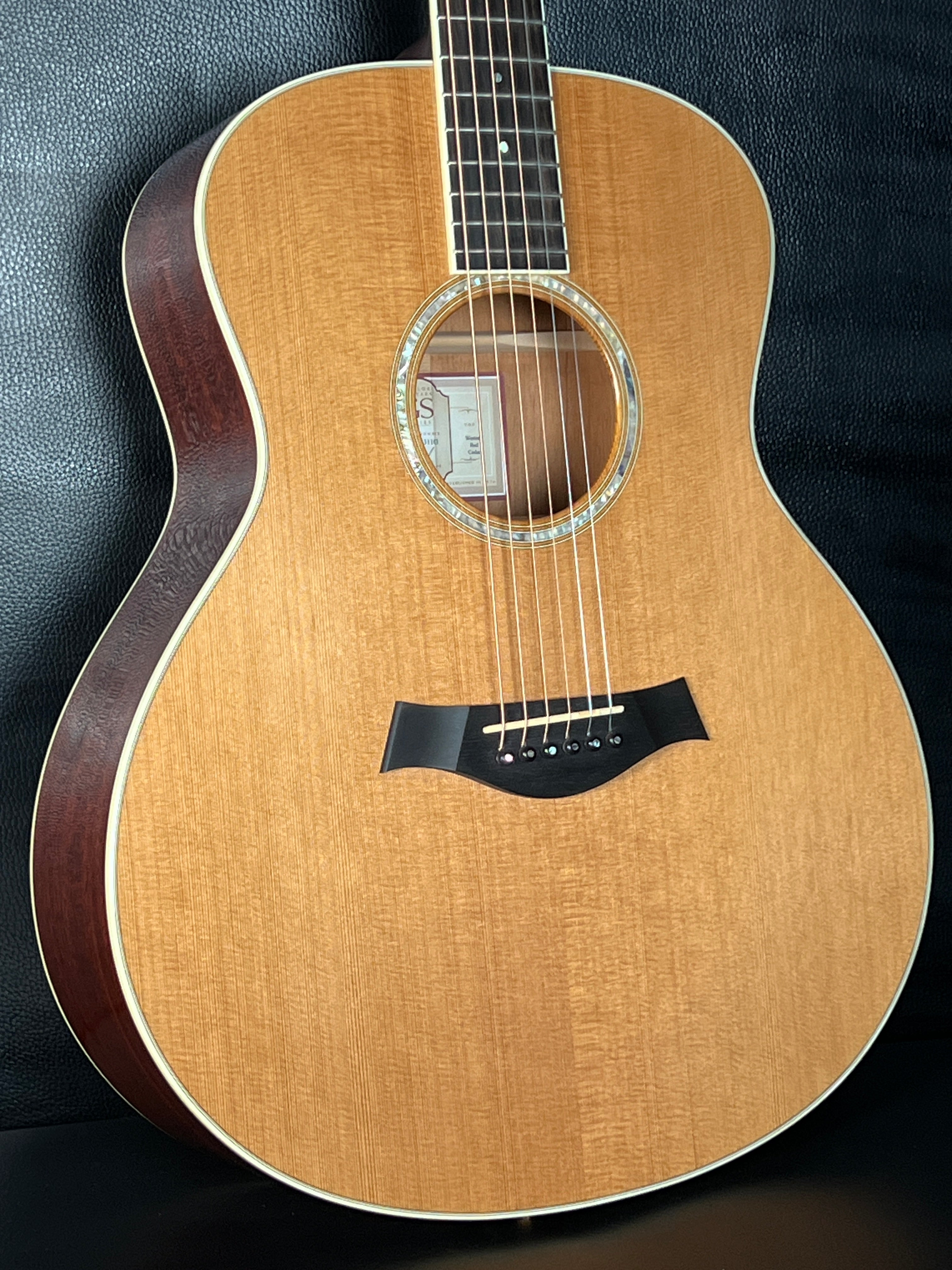 Taylor GS Acoustic Western Red Cedar & Tropical American Mahogany (PRE ...